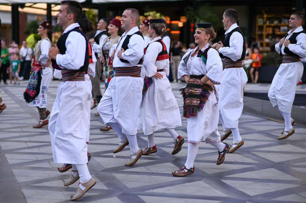 KUD Lola: Čuvar tradicije i kulture naroda u BiH i zemalja bivše ...